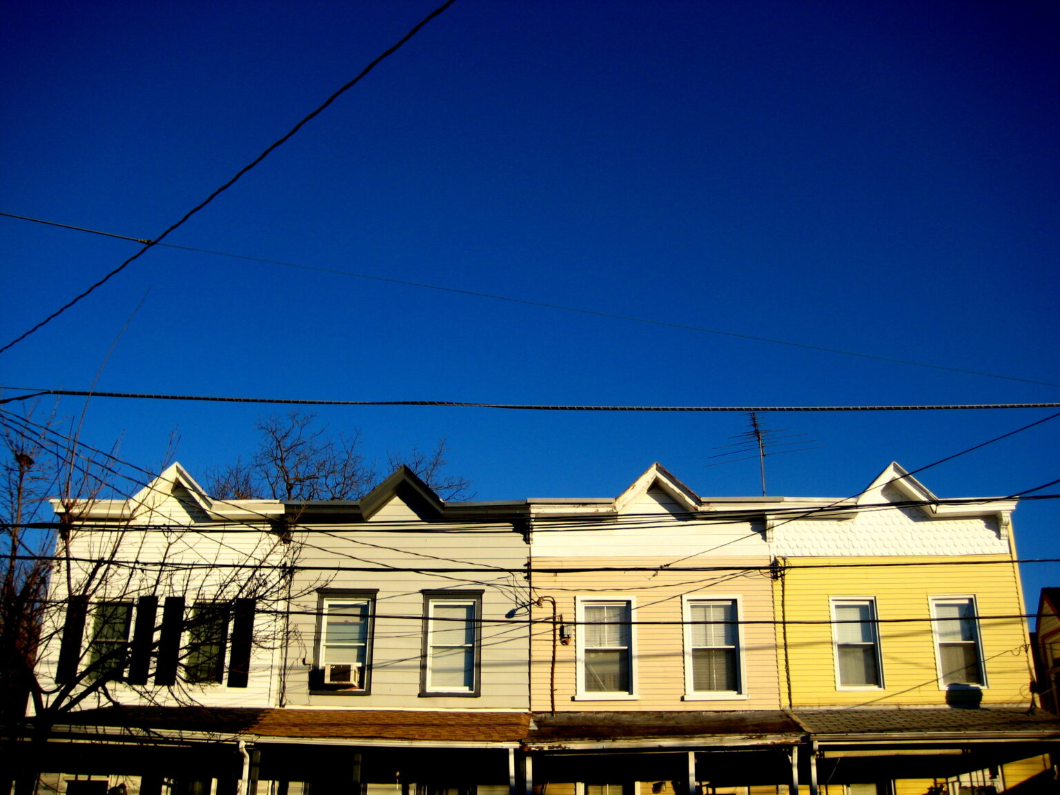 With no money to move, some voucher holders are trapped in poor housing ...